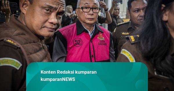 Foto: 8 Tersangka Baru Kasus Dugaan Korupsi PT Sritex Ditahan Kejagung | kumparan.com
